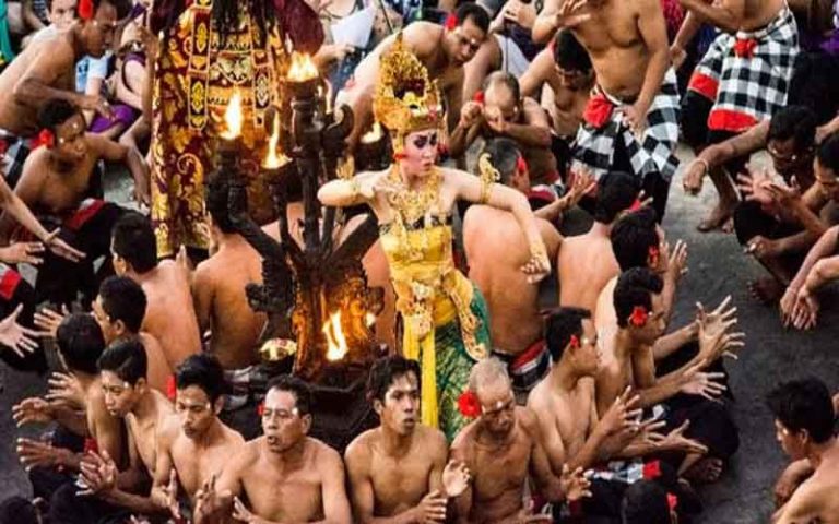 10 Kesenian Tradisional Bali Yang Jarang Diminati di Jaman Milenial